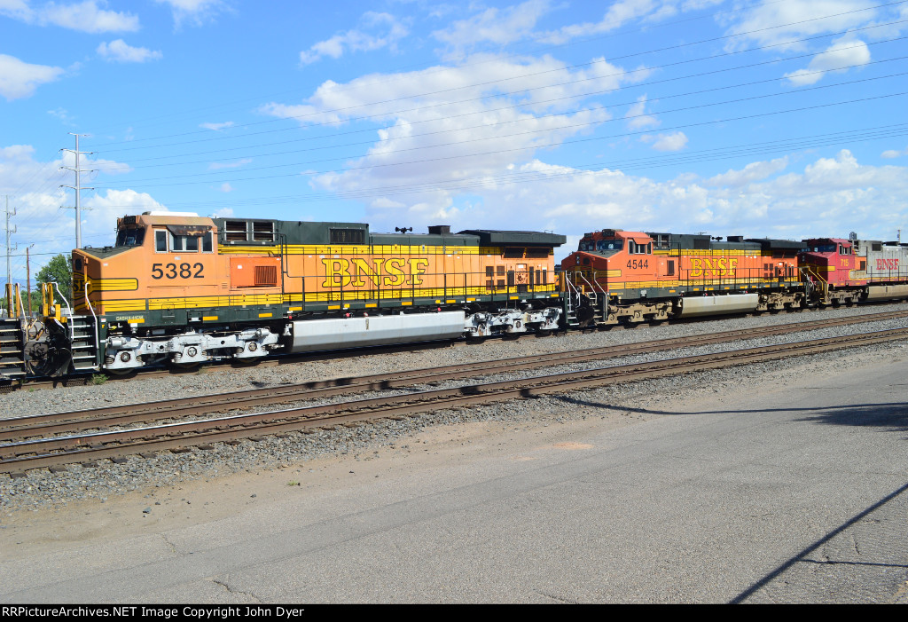 BNSF 5382